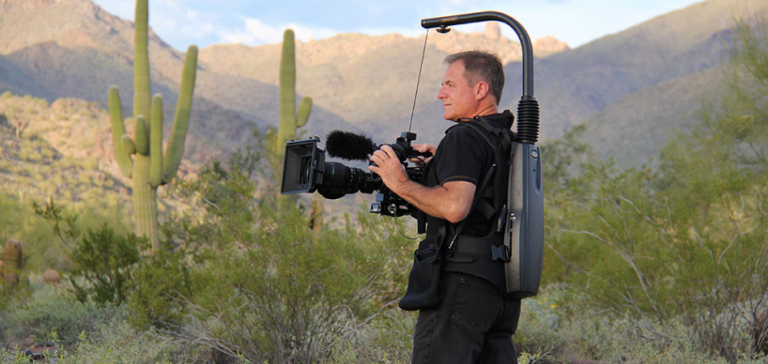 How To Keep Camera Steady While Walking Or Filming – Wise Photographer How To Keep Camera Steady While Walking Or Filming – Wise Photographer