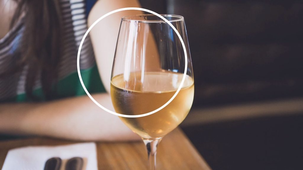 How To Photograph Glass Without Reflections And Shadows? – Wise ...